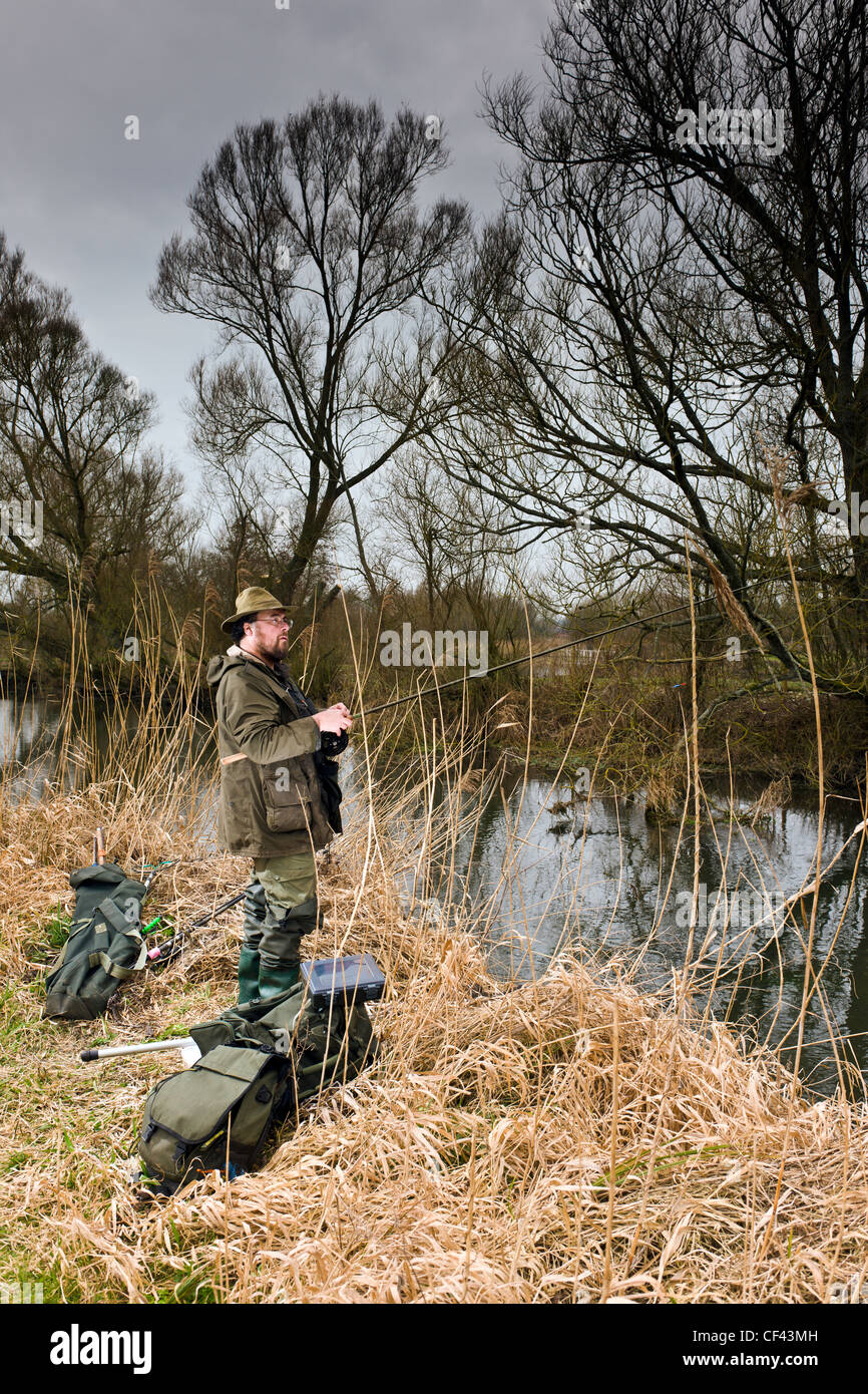 English angler hi-res stock photography and images - Alamy