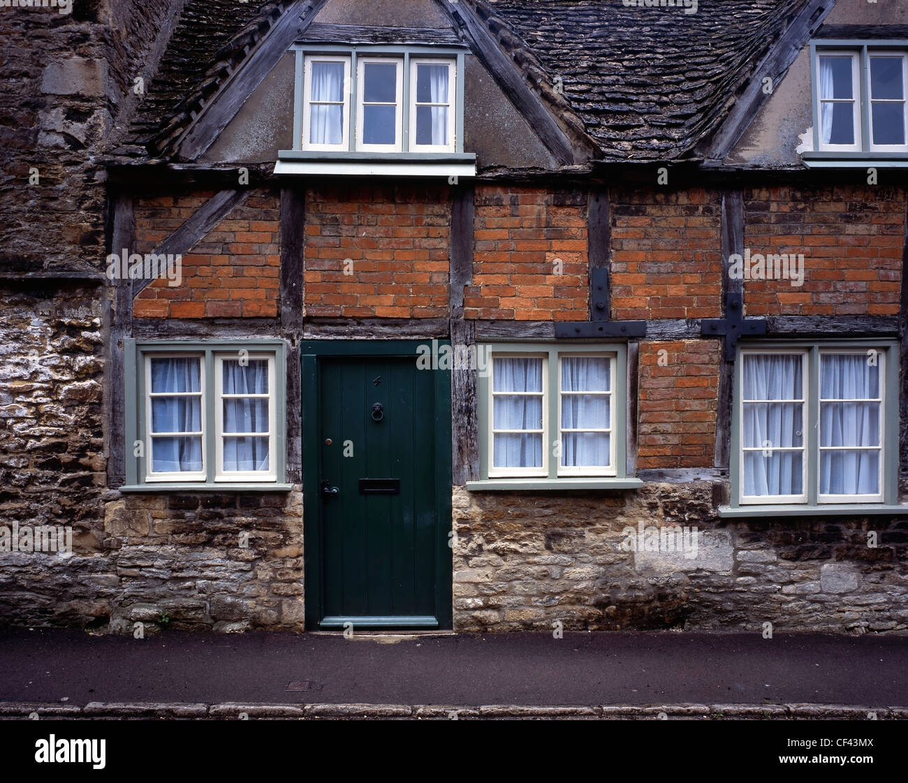 Medieval half timber houses britain uk hi-res stock photography and ...