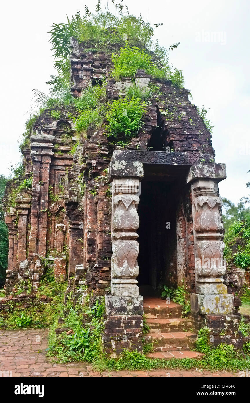 Hindu temple ruins, Cham civilization, My Son, Quang Nam, Vietnam ...