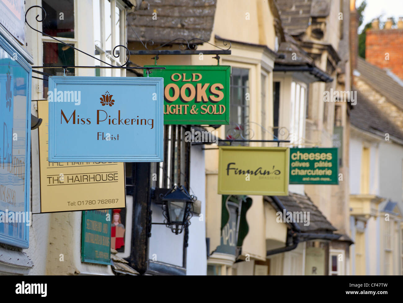 Shop signs hi-res stock photography and images - Alamy