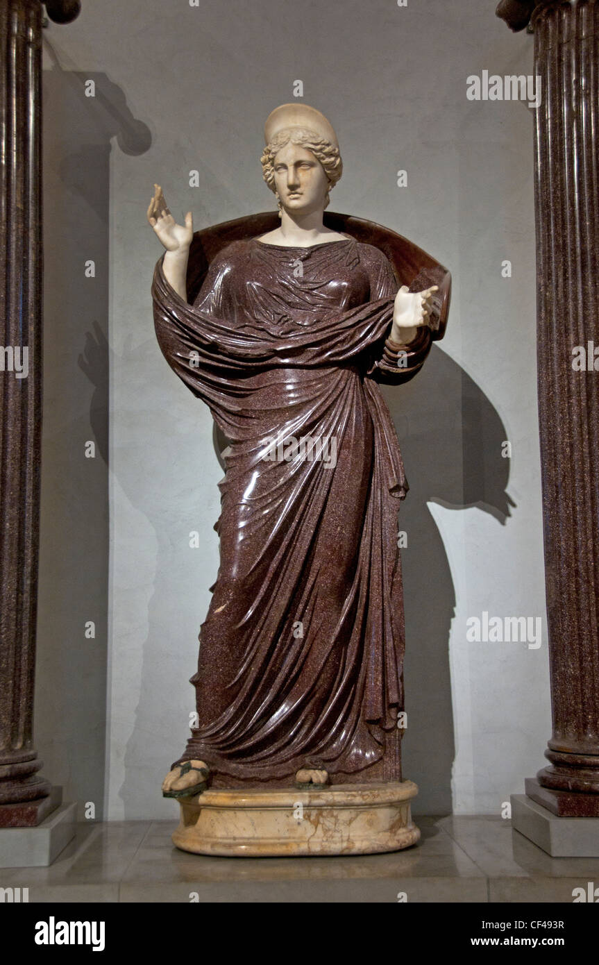 Two roman columns hi-res stock photography and images - Alamy