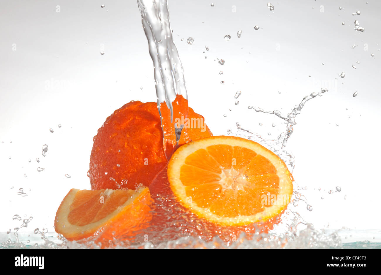 Oranges water splash hi-res stock photography and images - Alamy