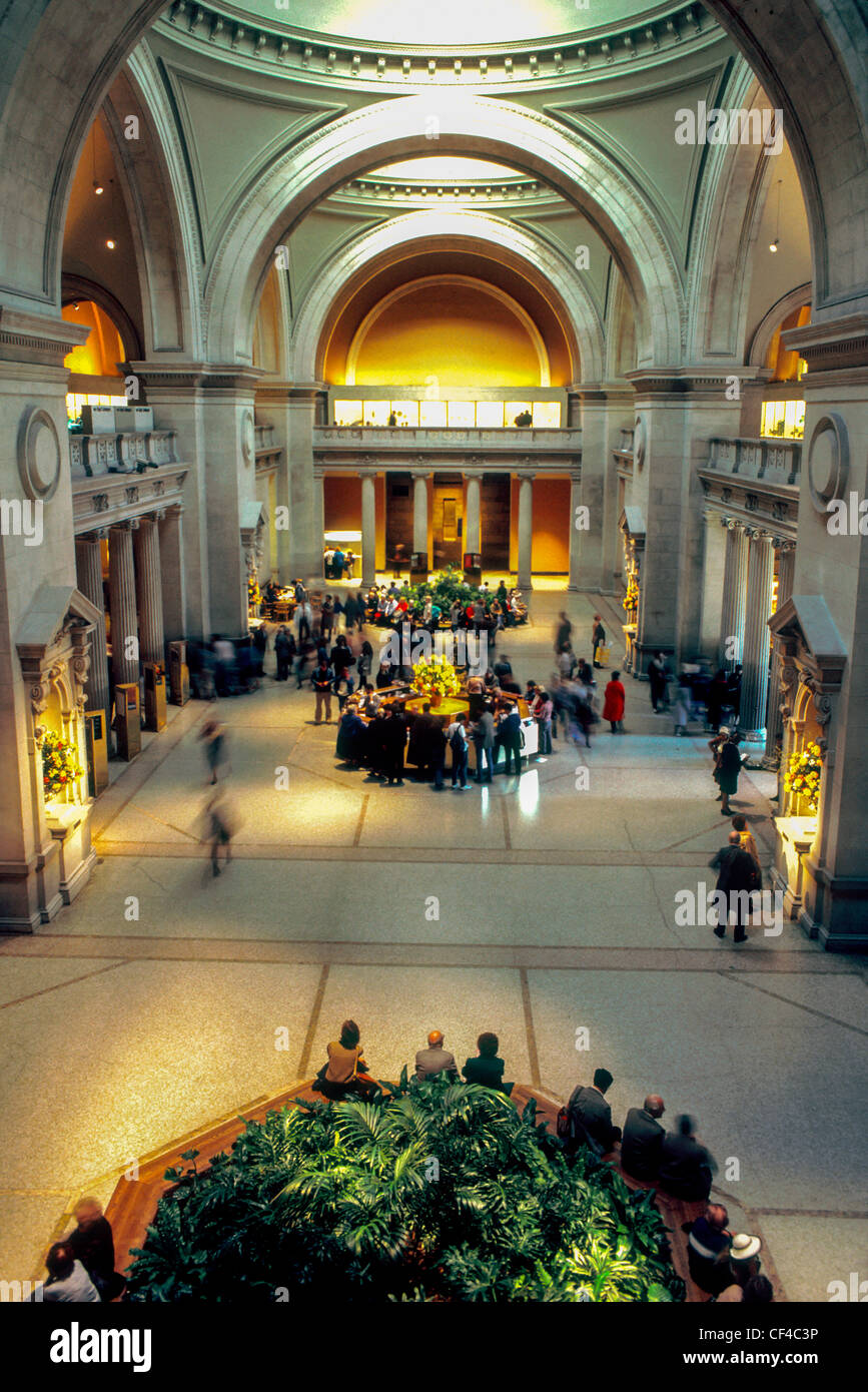 New York City, NY , USA - Inside Metropolitan Museum, Central Hall ...