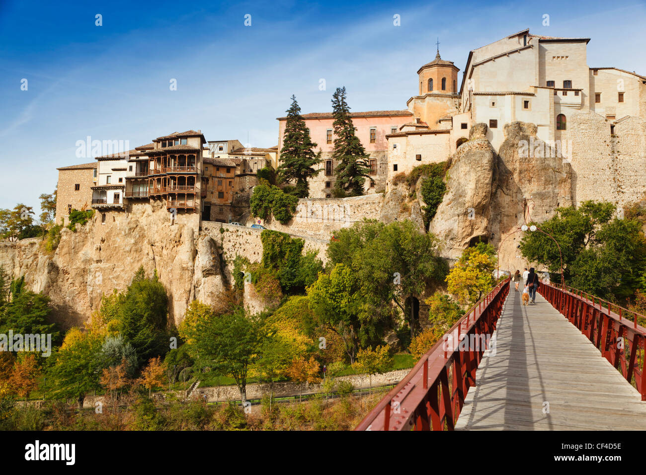 Cuenca las casas colgadas the hanging houses hi-res stock photography ...