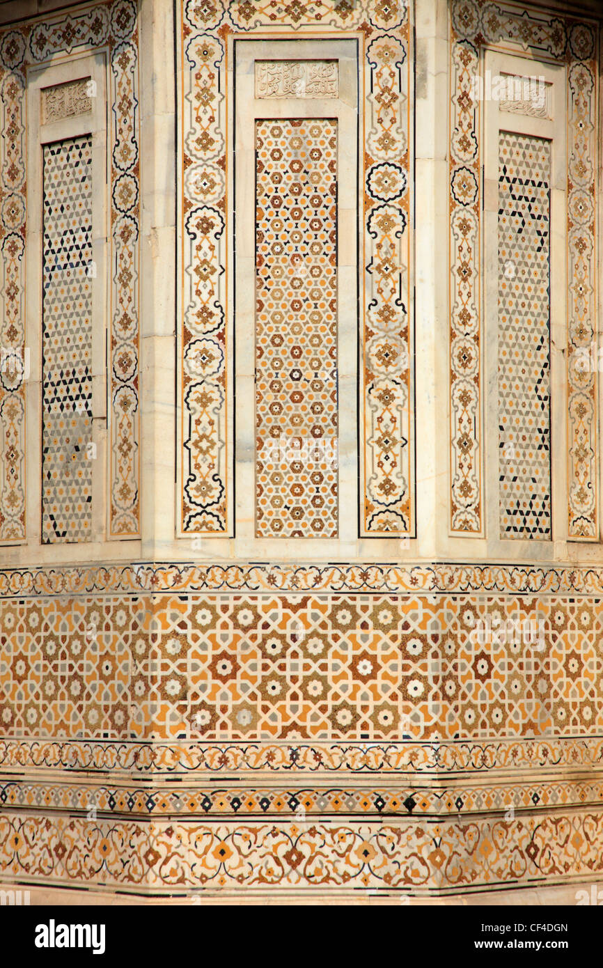 India, Uttar Pradesh, Agra, Itimad-ud-Daulah, pietra dura, marble ...