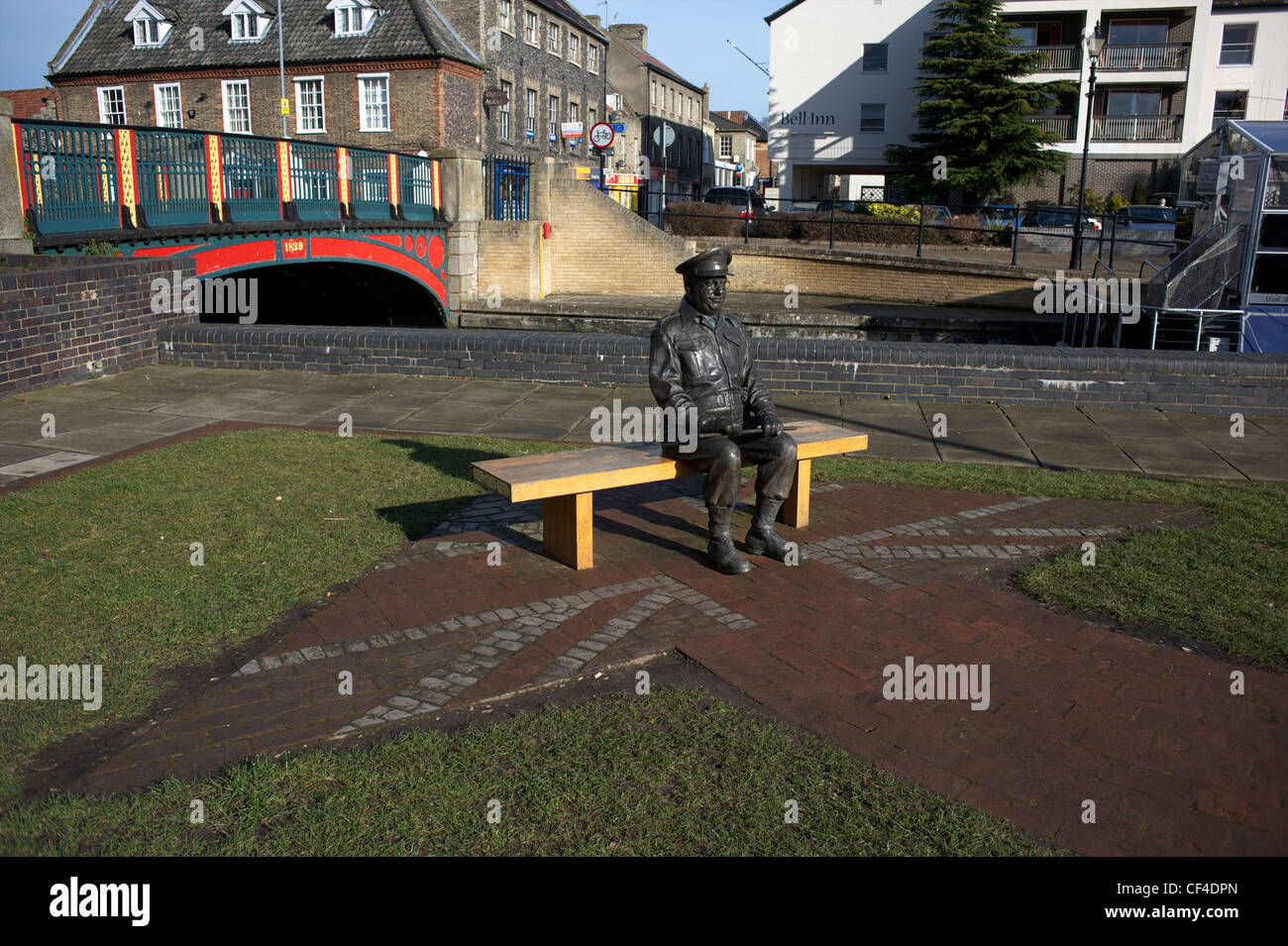 Captain mainwaring dad’s army lowe hi-res stock photography and images ...