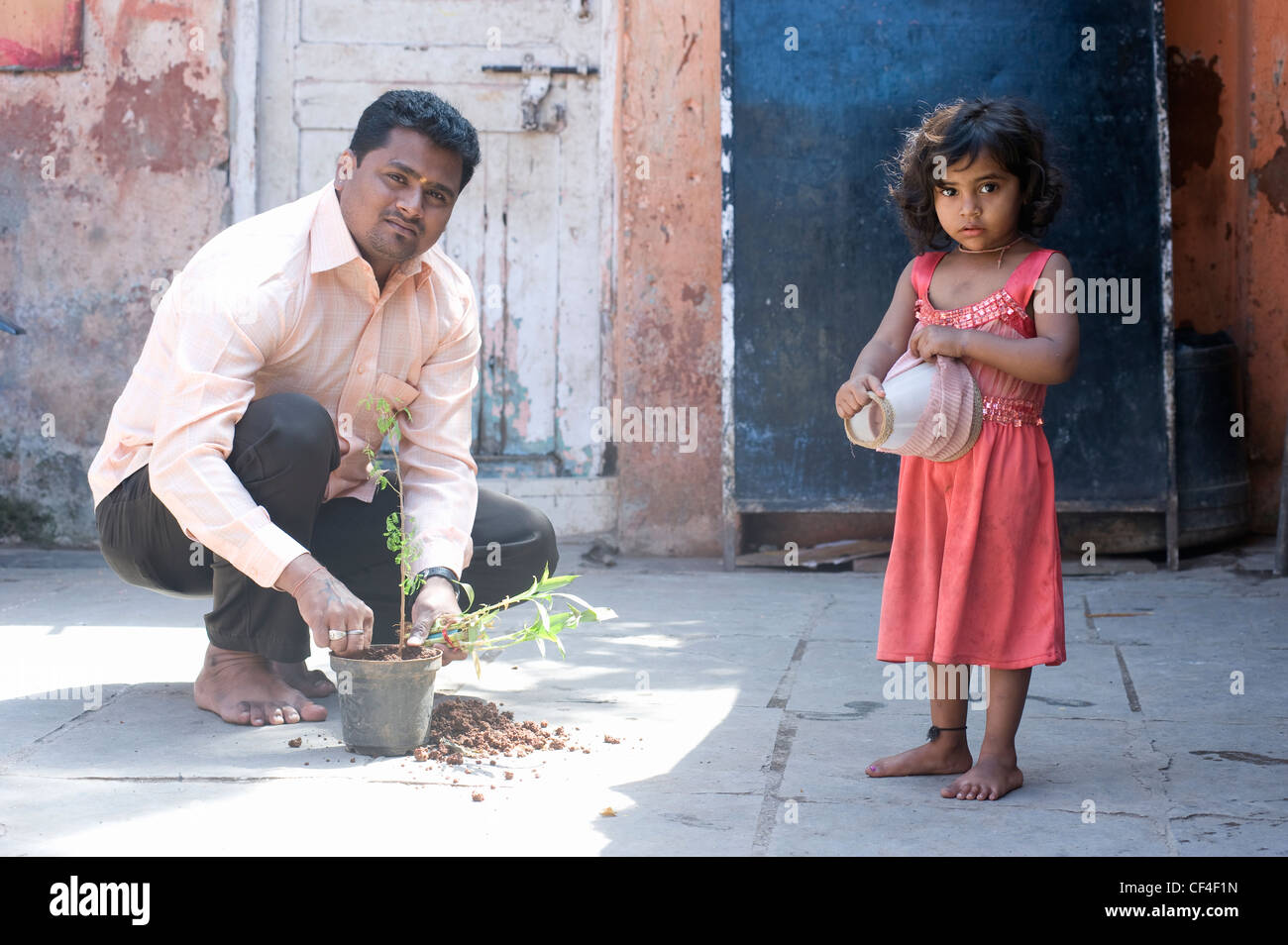 Father and daughter south india hi-res stock photography and images - Alamy