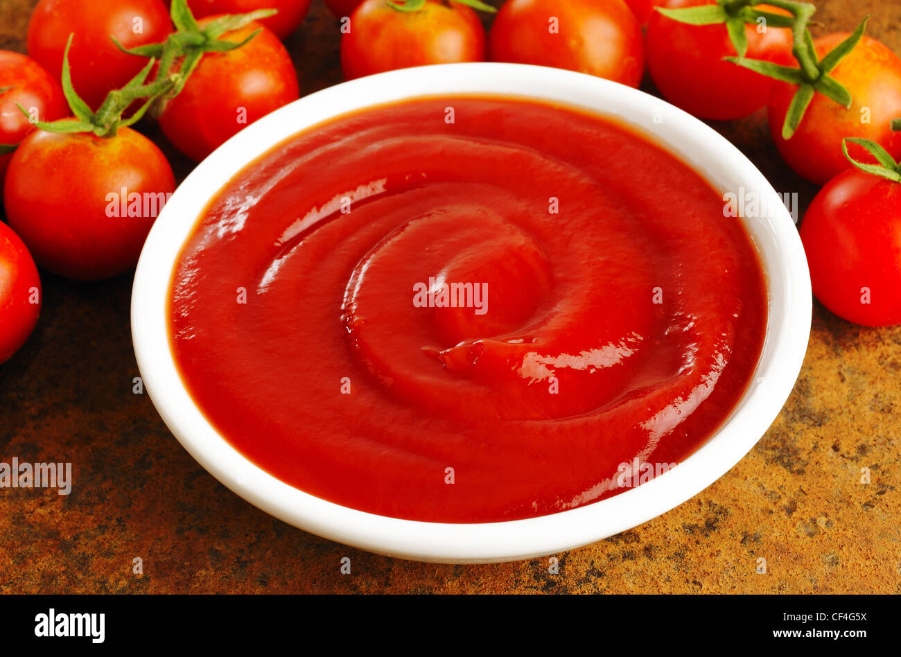 Ketchup bowl hi-res stock photography and images - Alamy