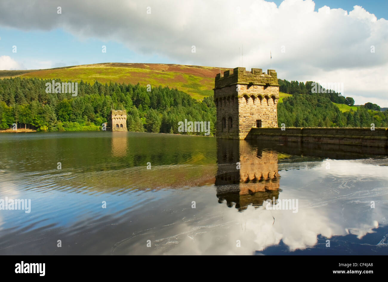 Derwent Dam reflected in the water of the reservoir Stock Photo - Alamy