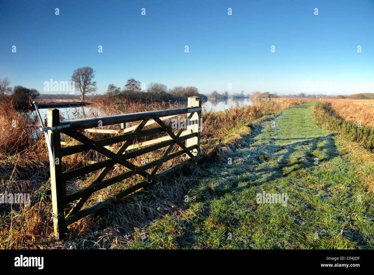 Open gate hi-res stock photography and images - Alamy