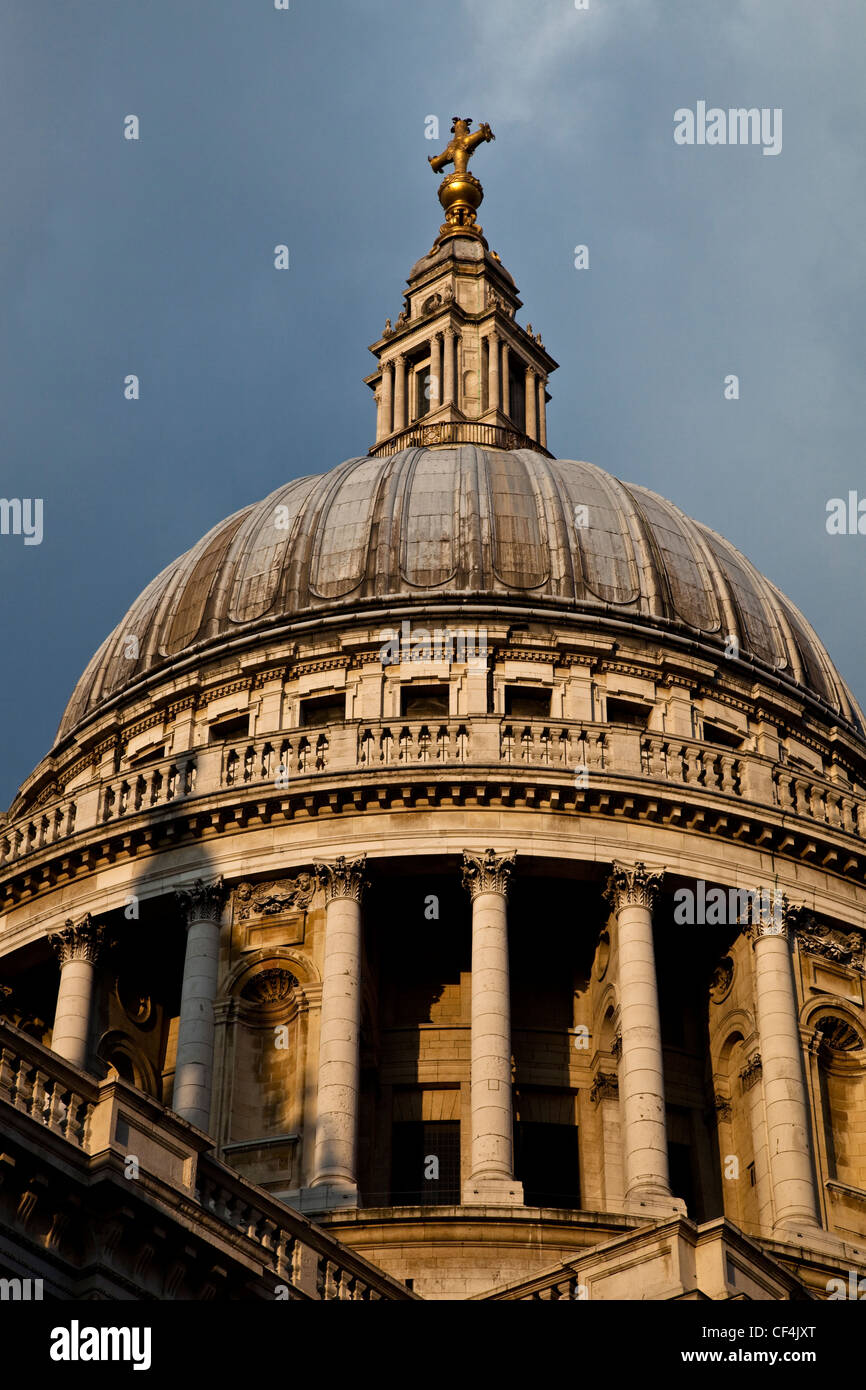 Close up view of St Paul's Cathedral in London Stock Photo - Alamy