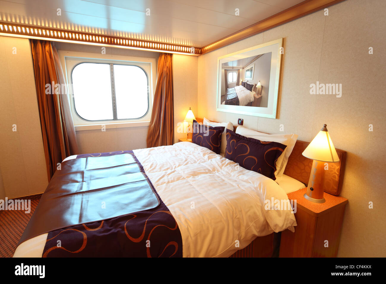 Double cabin hi-res stock photography and images - Alamy