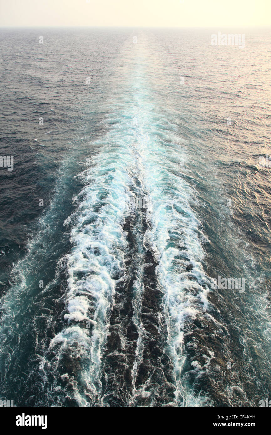 Back of ship view hi-res stock photography and images - Alamy