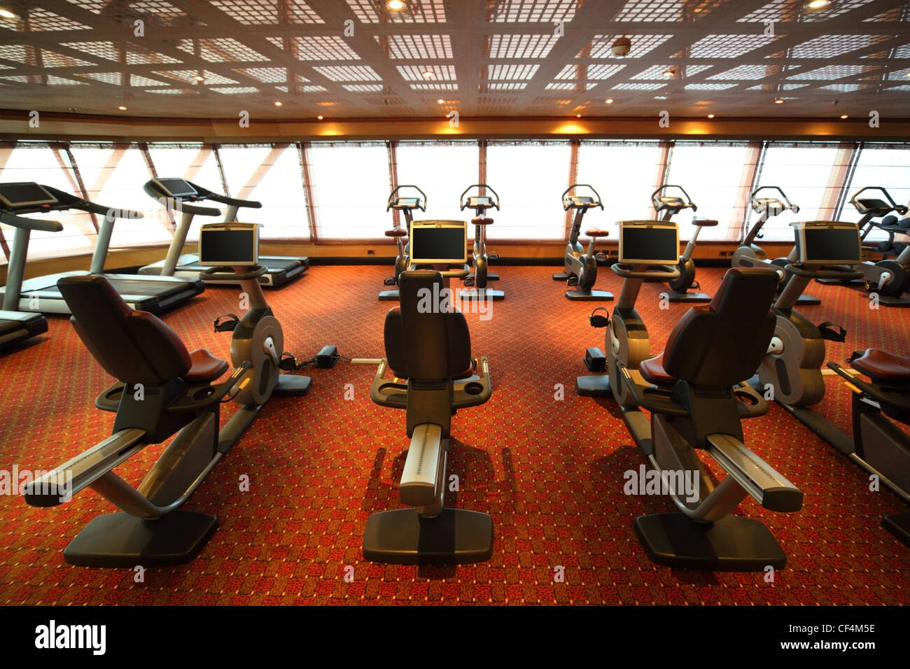 Cruise ship gym hi-res stock photography and images - Alamy