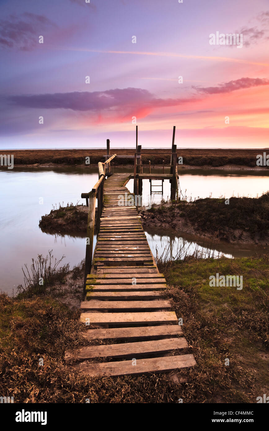 Old harbour structure hi-res stock photography and images - Alamy