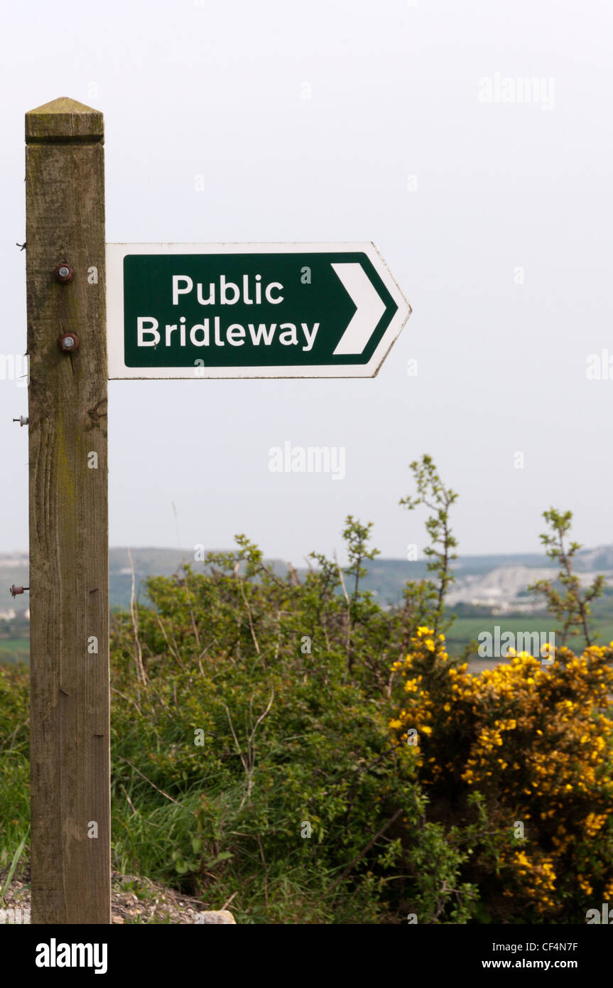 Public Bridleway sign. See CF4N8H for left pointing sign Stock Photo ...