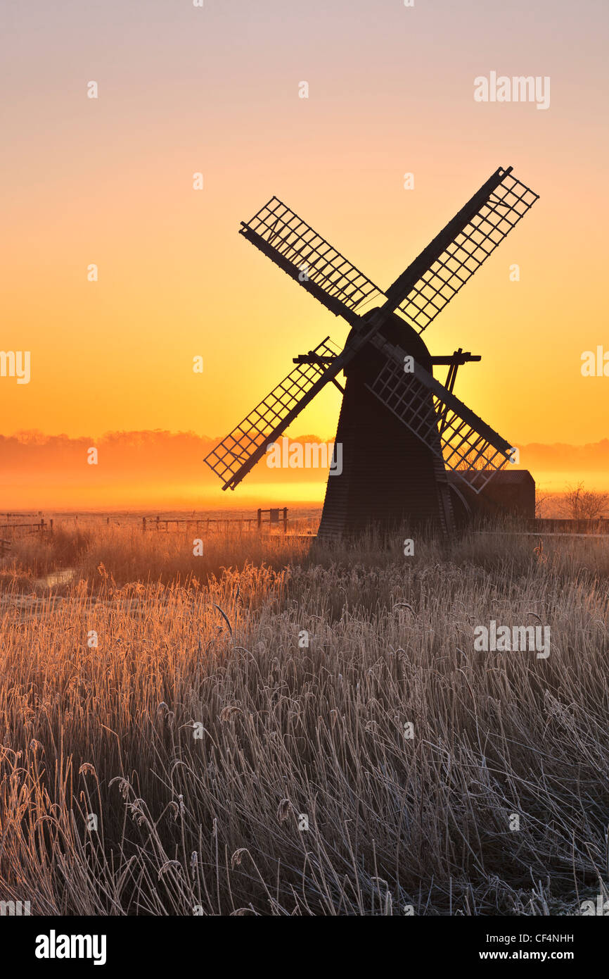 Mist uk hi-res stock photography and images - Alamy