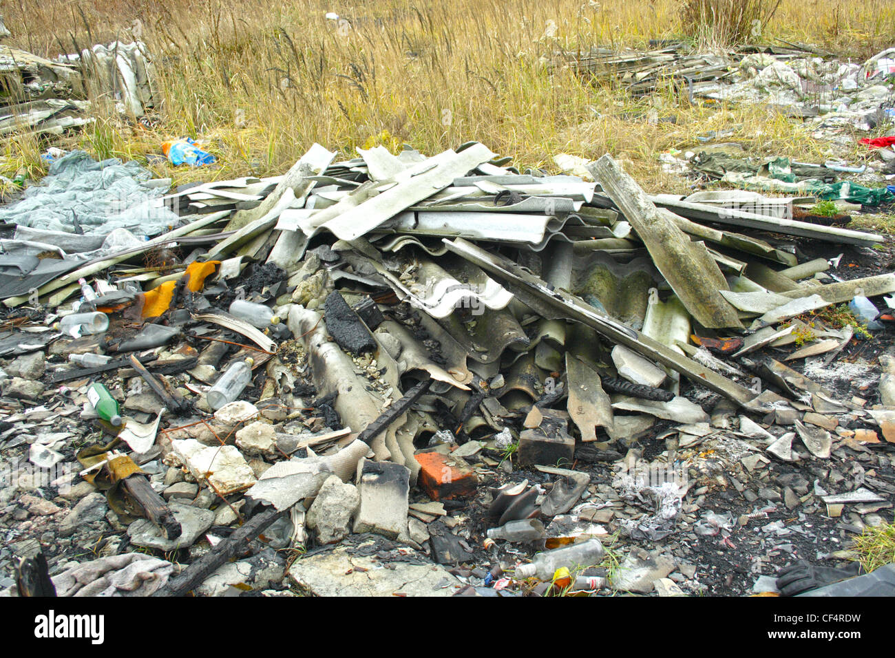 Scattering garbage hi-res stock photography and images - Alamy