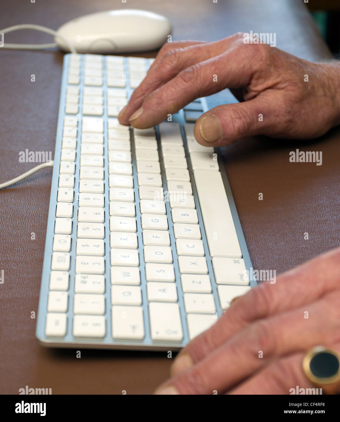 Old mac keyboard keys hi-res stock photography and images - Alamy