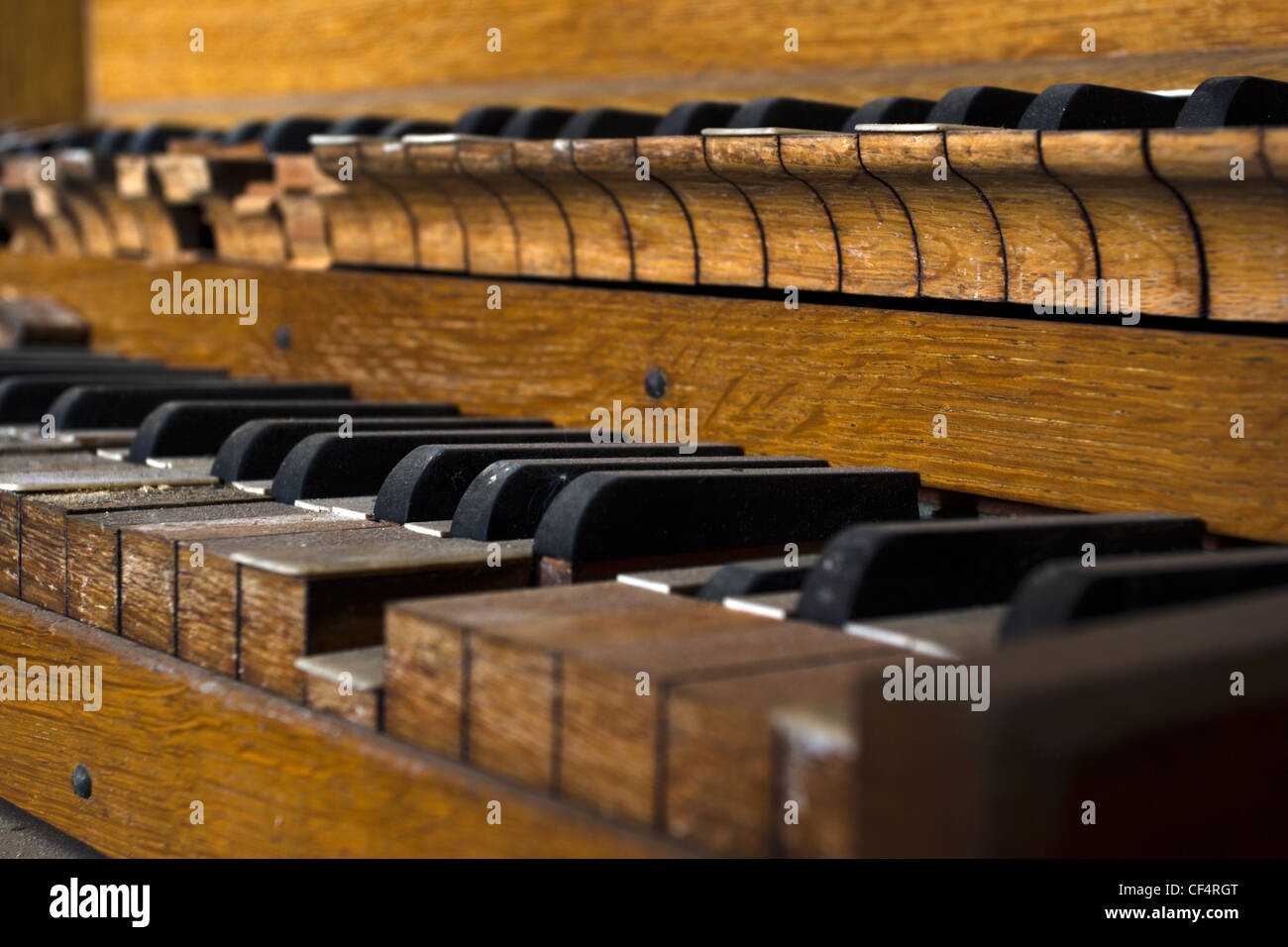 Close-up of an old organ keyboard in a derelict chapel Stock Photo - Alamy