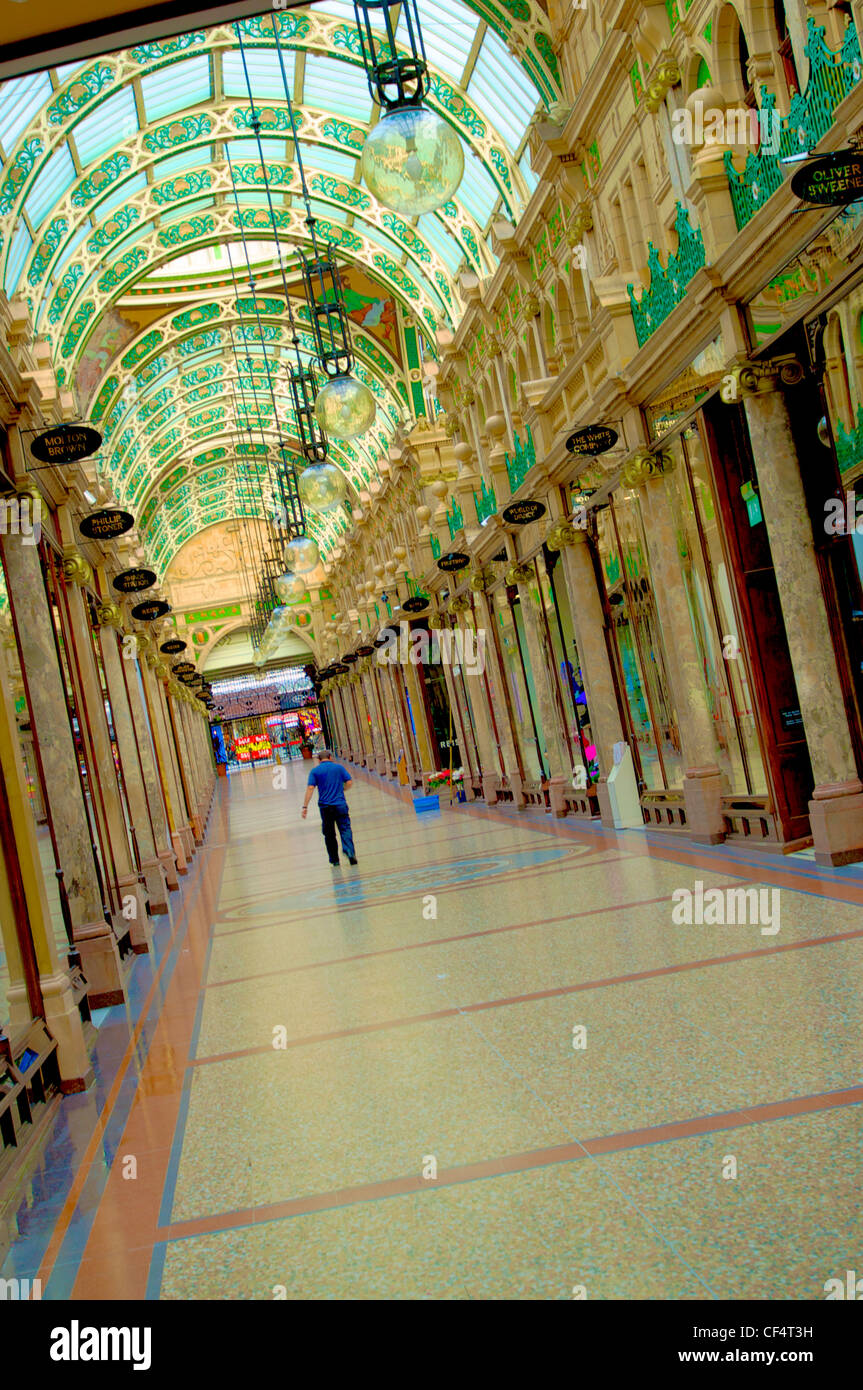 Victoria quarter shopping centre leeds hi-res stock photography and ...