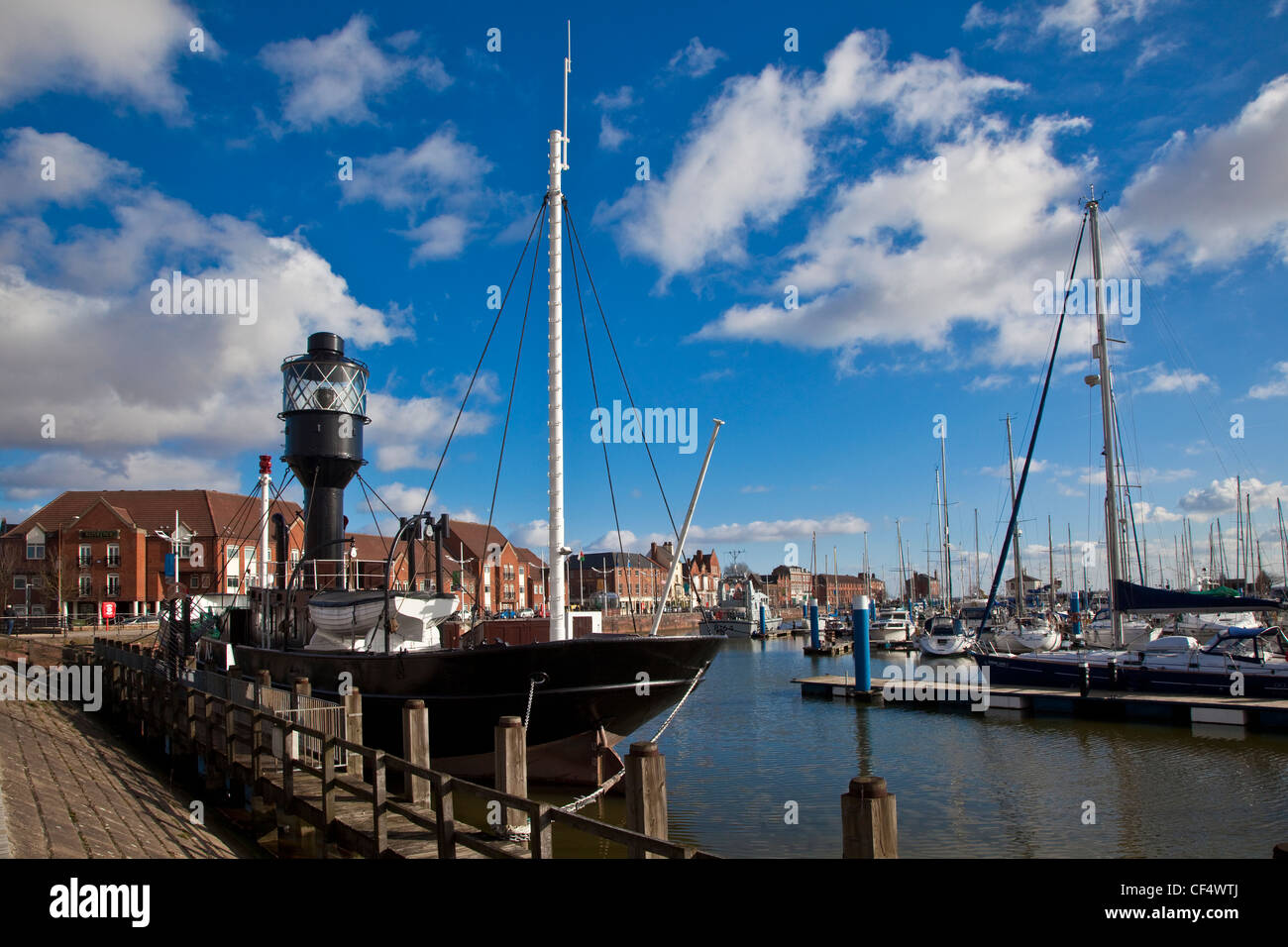 Yachts in hull marina hi-res stock photography and images - Alamy
