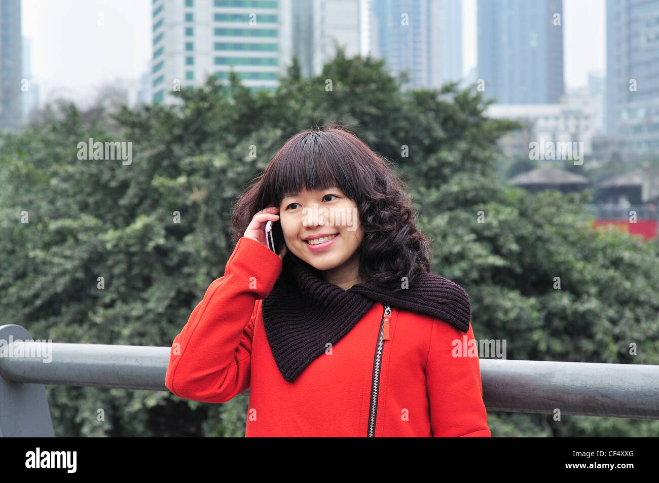 girl on mobile phone Stock Photo - Alamy