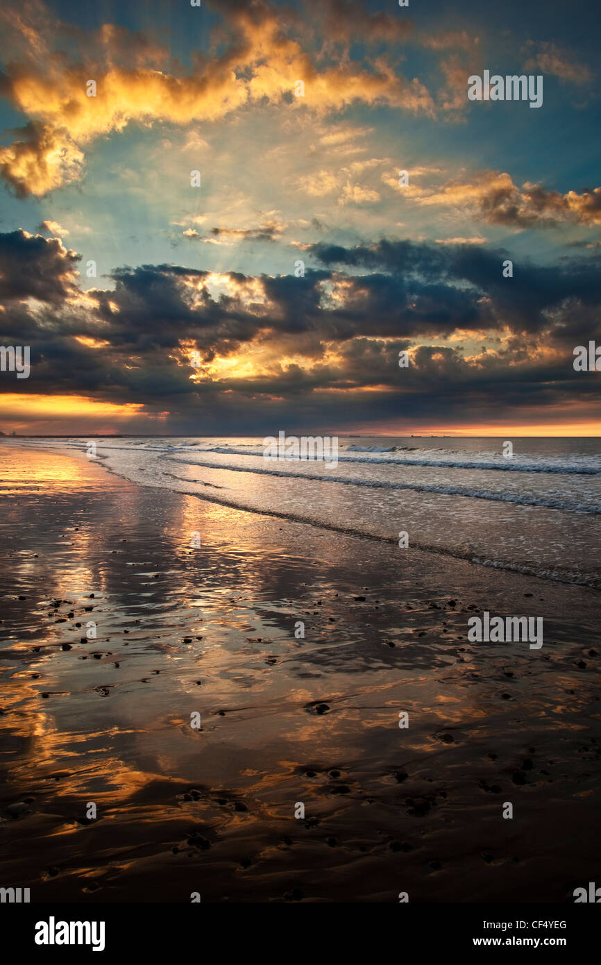 Sunset over the beach at Saltburn-By-The-Sea Stock Photo - Alamy