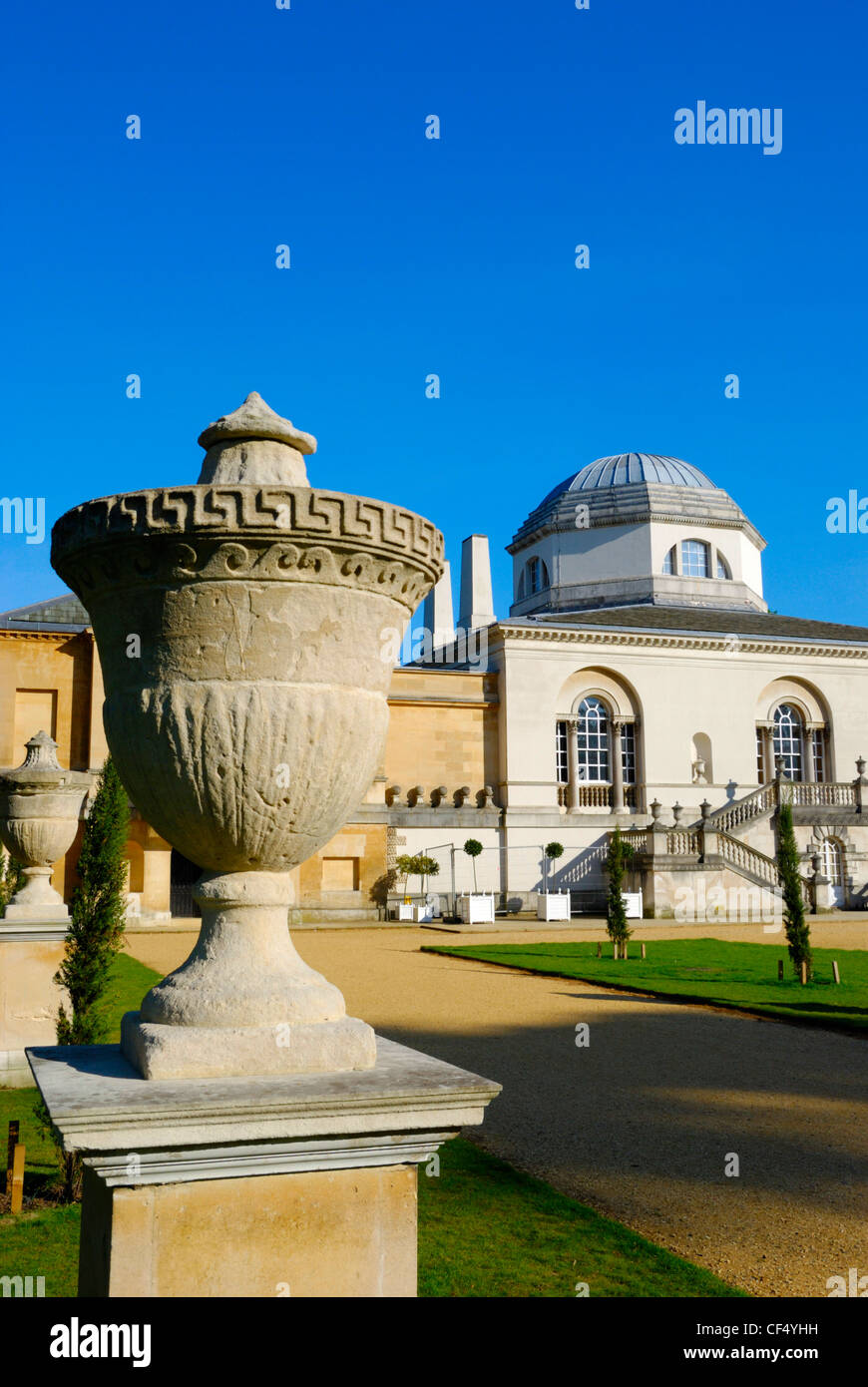 Neo palladian house hi-res stock photography and images - Alamy
