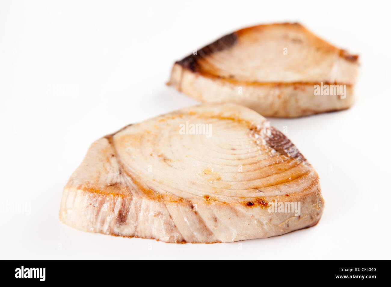 tasty tuna steak prepared whith fresh vegetables Stock Photo - Alamy