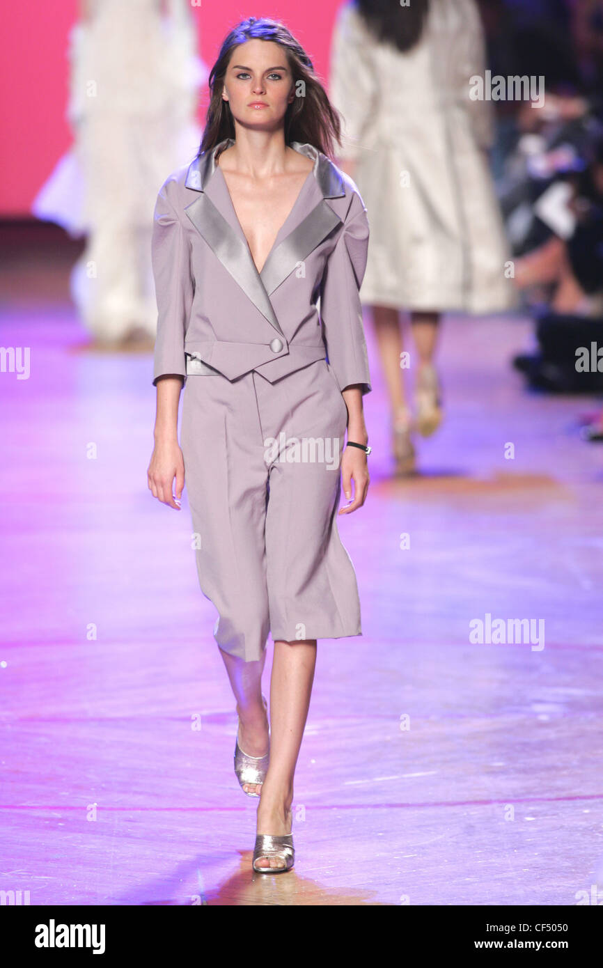 Marc Jacobs New York Ready to Wear Spring Summer Model Anouck Lep re ...