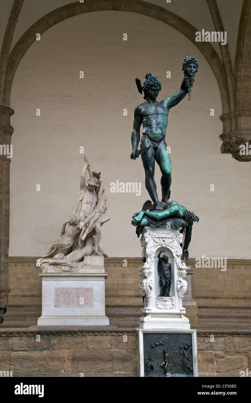 Bronze statue perseus head medusa hi-res stock photography and images ...