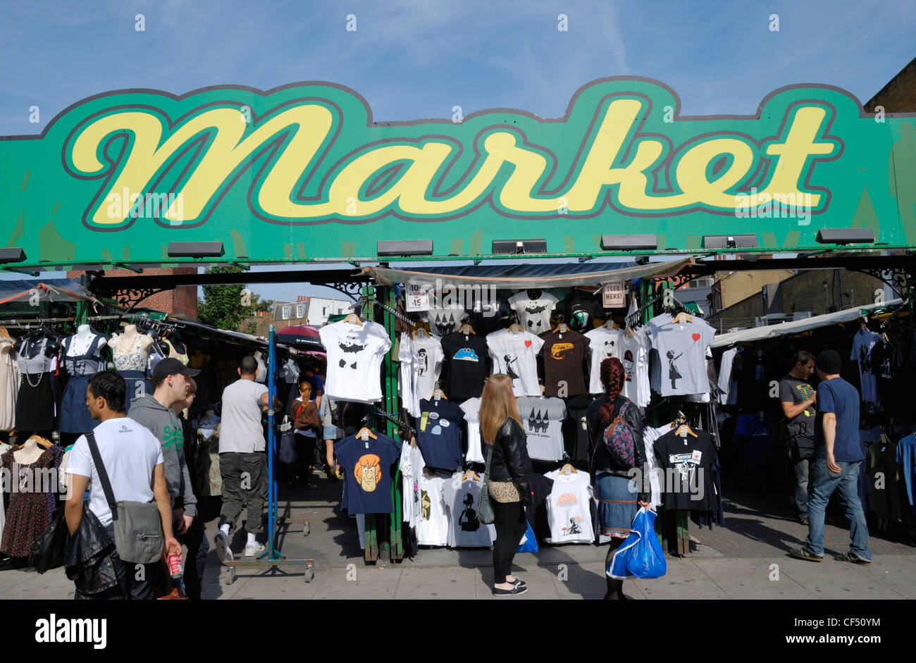 Market stalls uk clothes hi-res stock photography and images - Alamy