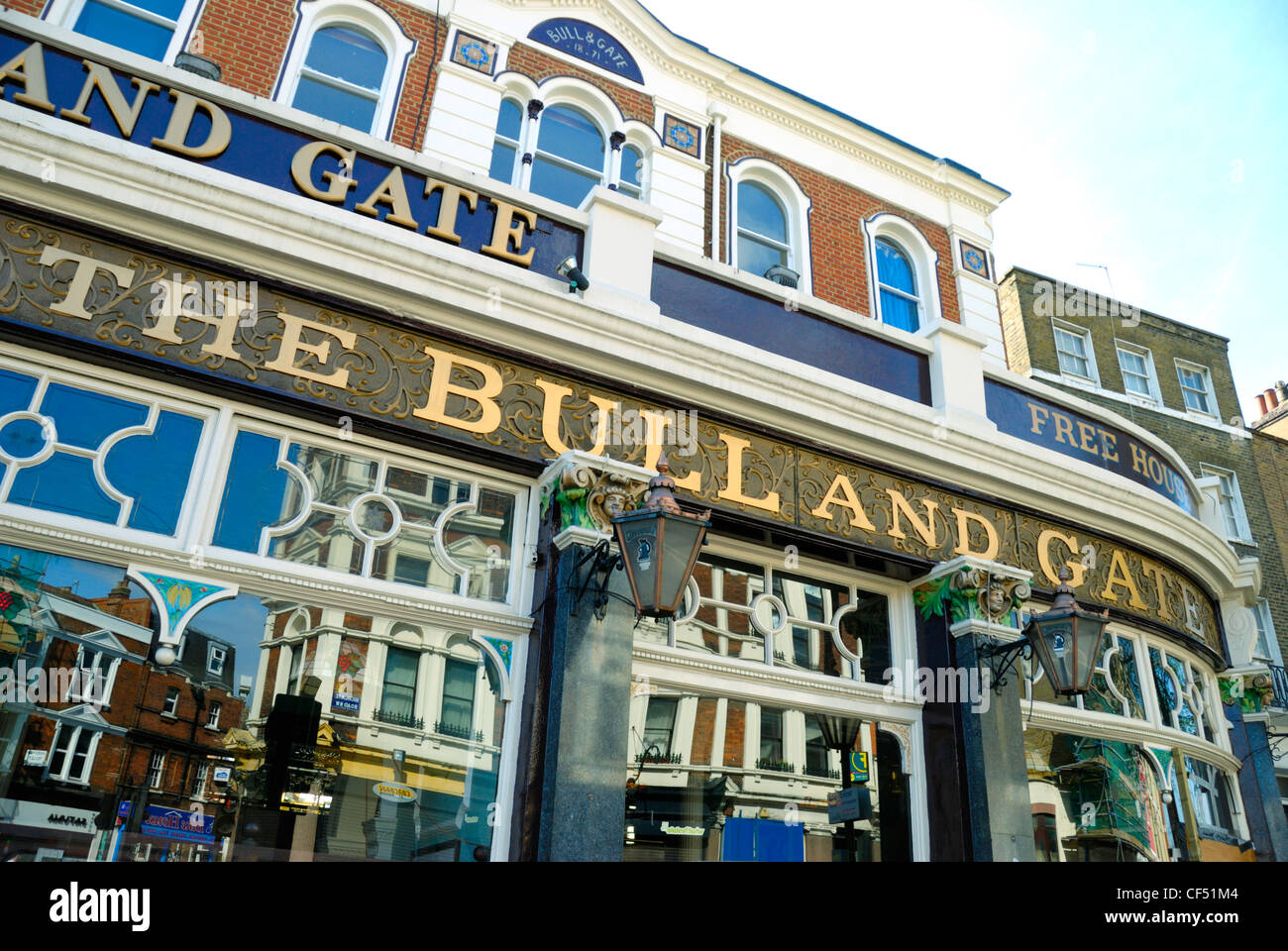 Exterior of the Bull and Gate public house Stock Photo - Alamy