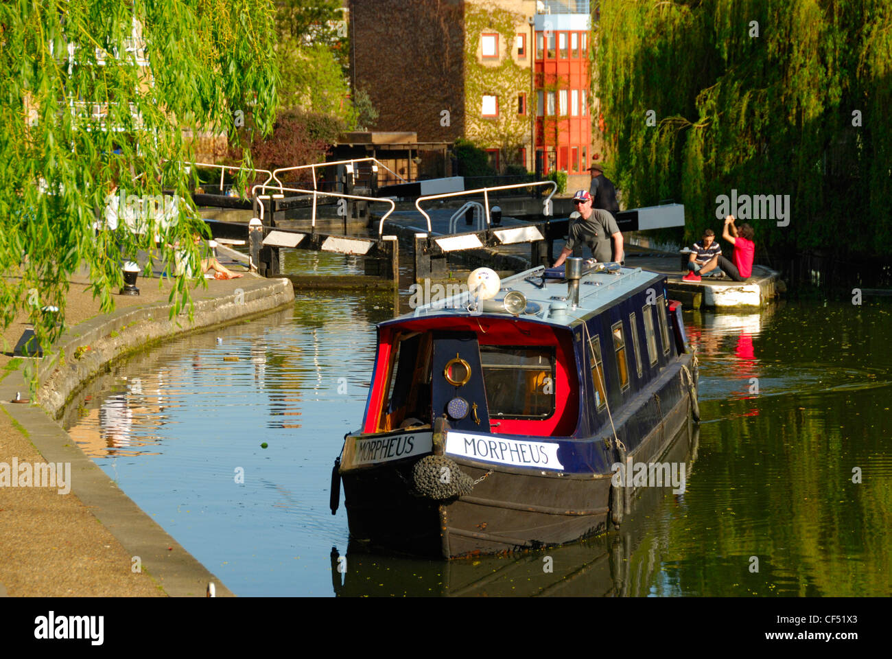 Regents canal city road hi-res stock photography and images - Alamy