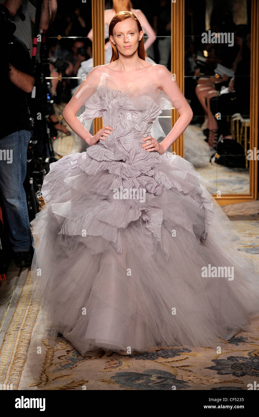 Marchesa New York Ready to Wear Spring Summer 2012Karen Elson Stock ...