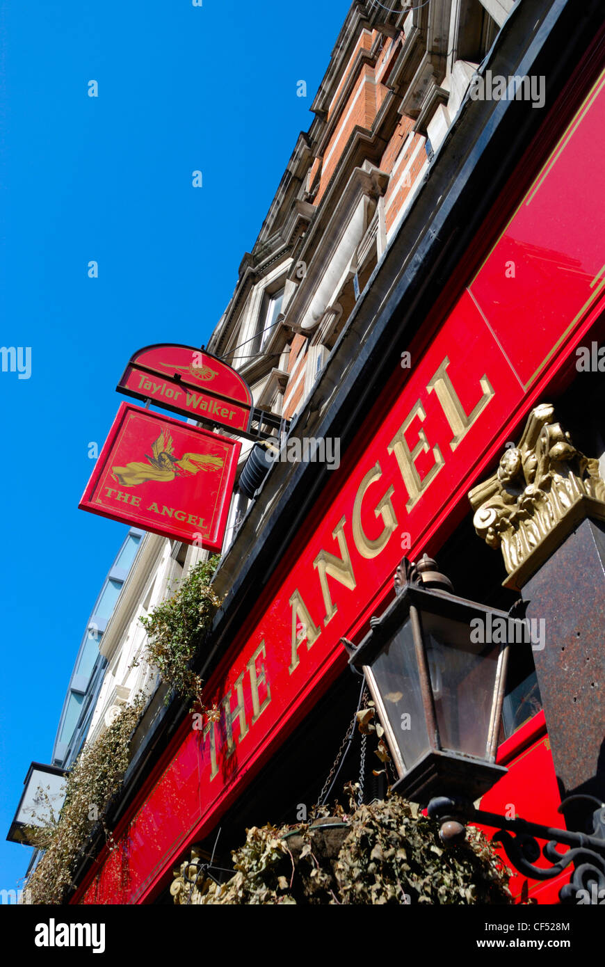 Angel pub london hi-res stock photography and images - Alamy