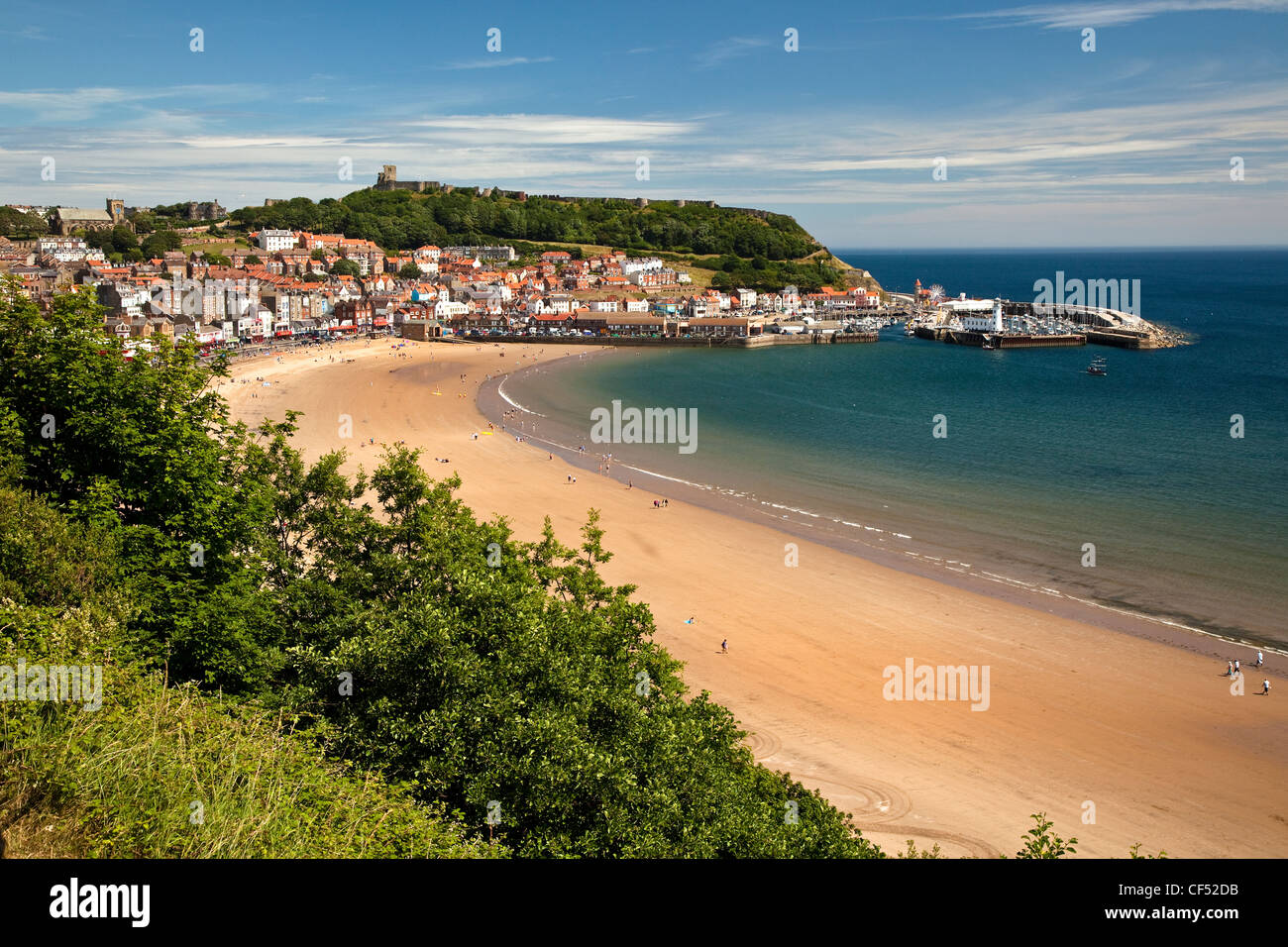 Scarborough beach uk hi-res stock photography and images - Alamy