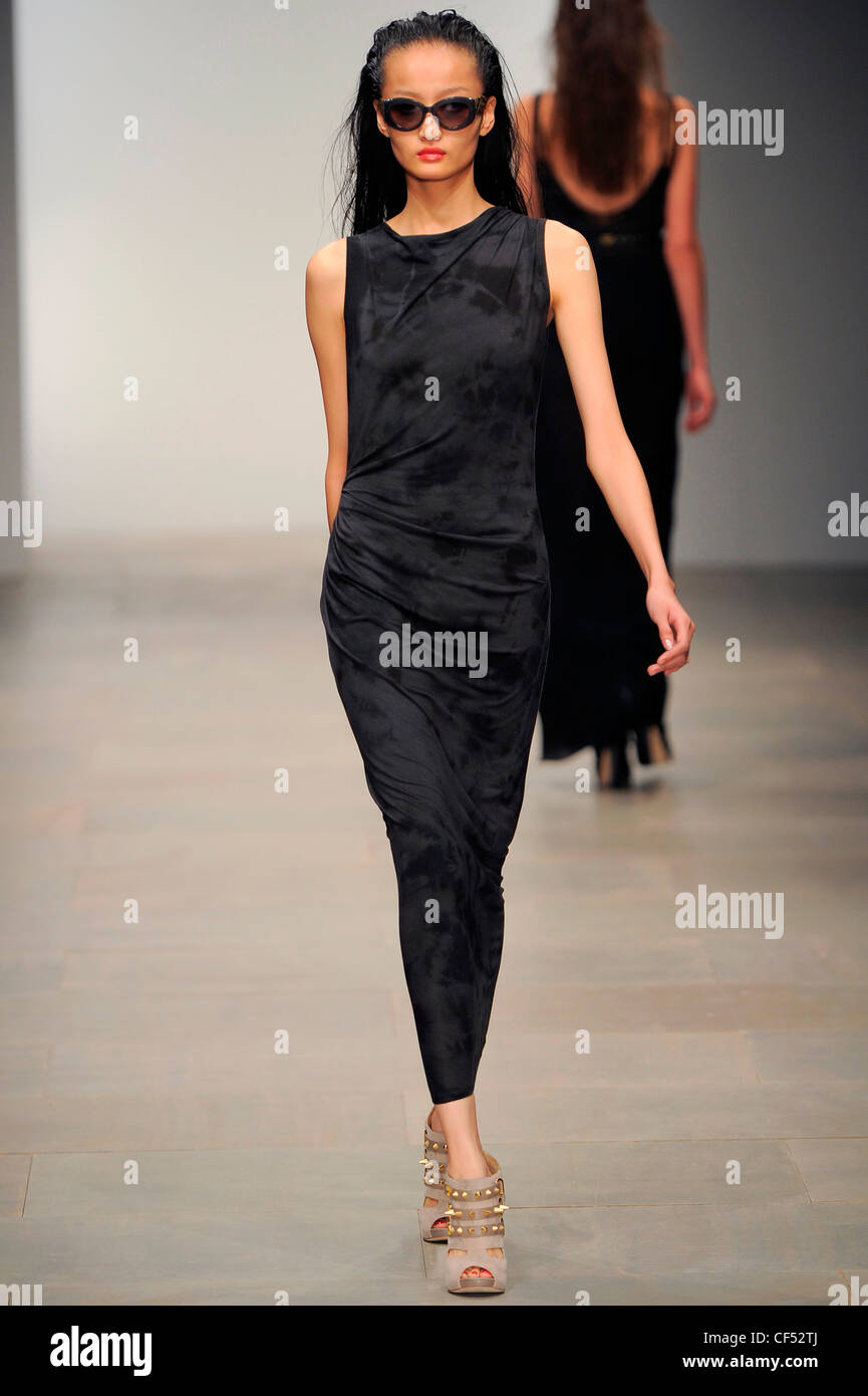 Felder Felder London Ready to WearSpringSummer 2012 Stock Photo - Alamy