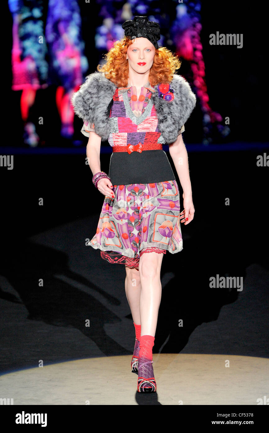 Anna Sui New York Ready to Wear Spring Summer 2012Karen Elson Stock ...