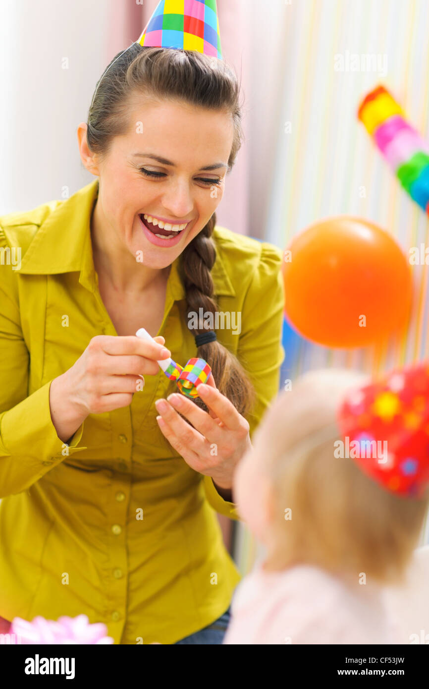 Baby celebrating first birthday mom hi-res stock photography and images ...
