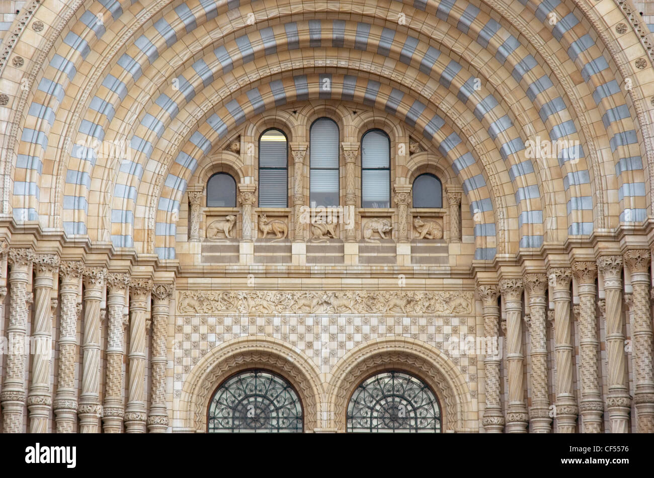 Decorative architecture hi-res stock photography and images - Alamy