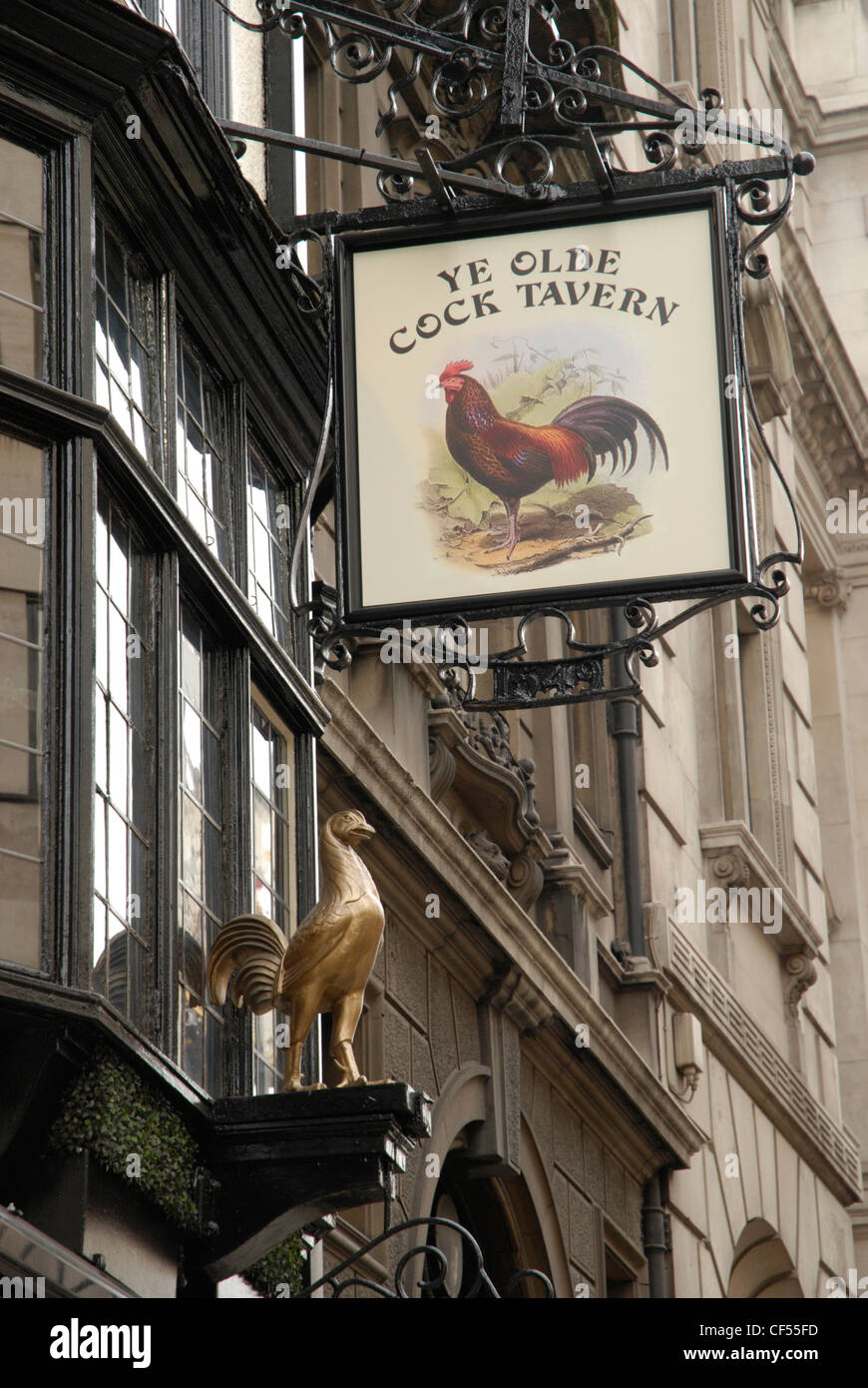 Ye Olde Cock Tavern old English pub exterior in Fleet Street Stock ...