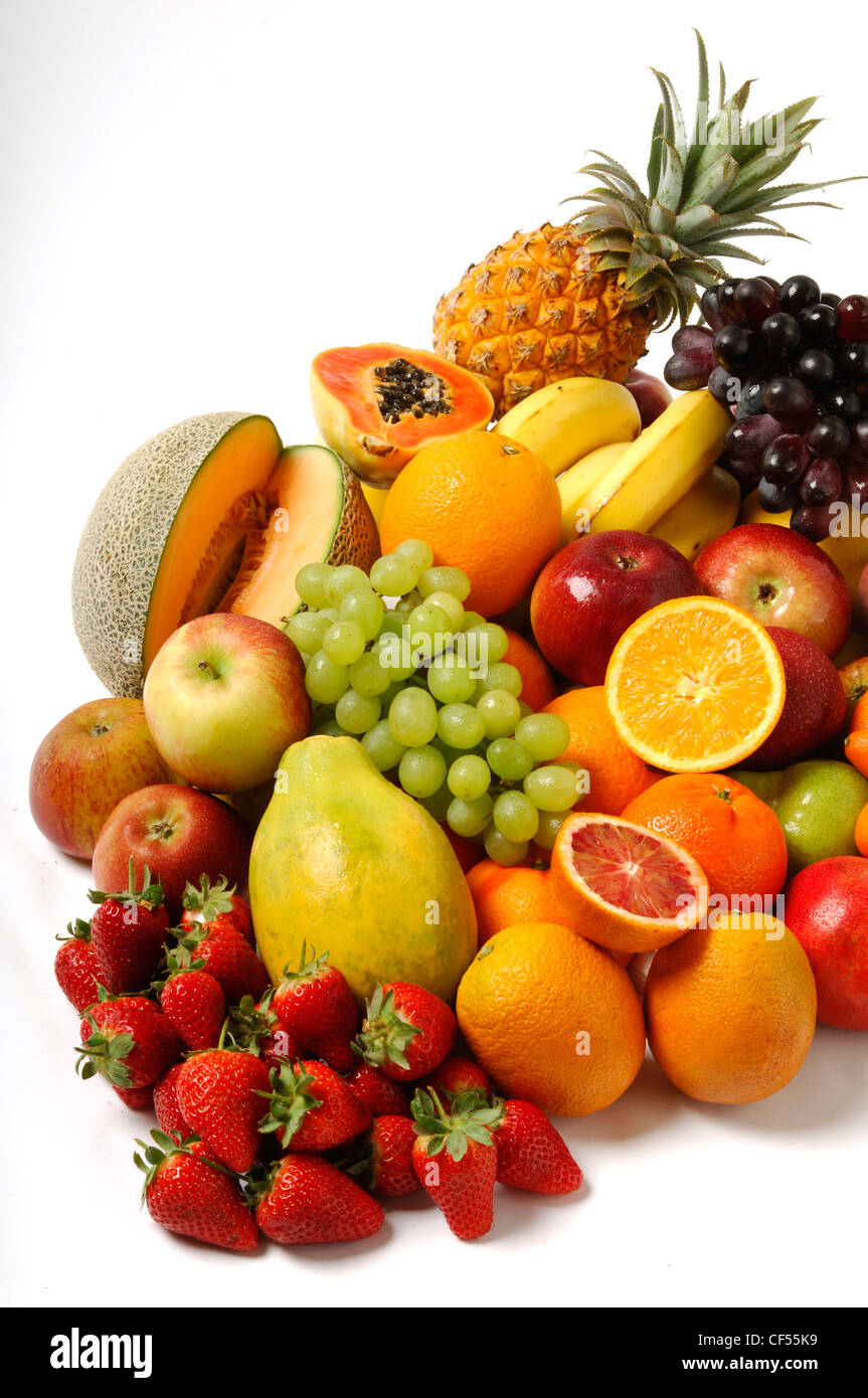Pineapple, bananas, apples, red grapes, strawberries, oranges, papaya ... Pineapple, bananas, apples, red grapes, strawberries, oranges, papaya ...