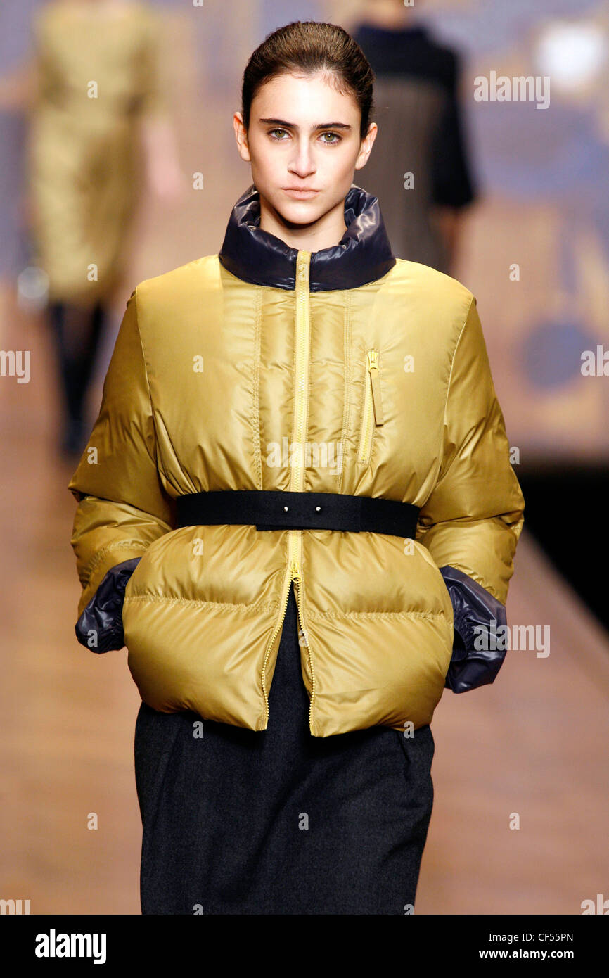 Cacharel paris ready wear model hi-res stock photography and images - Alamy
