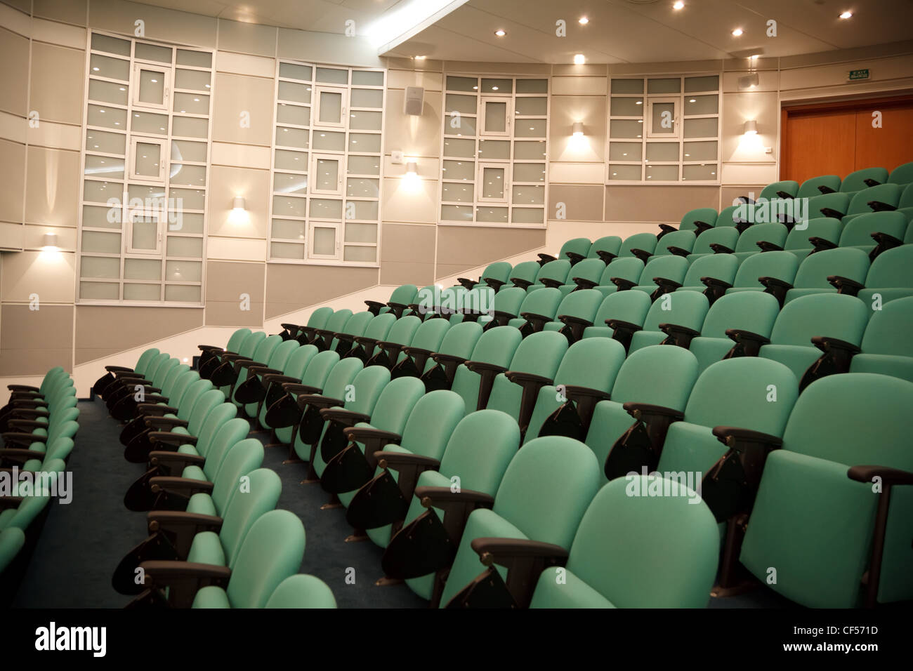 Congress hall and exhibition hall hi-res stock photography and images ...