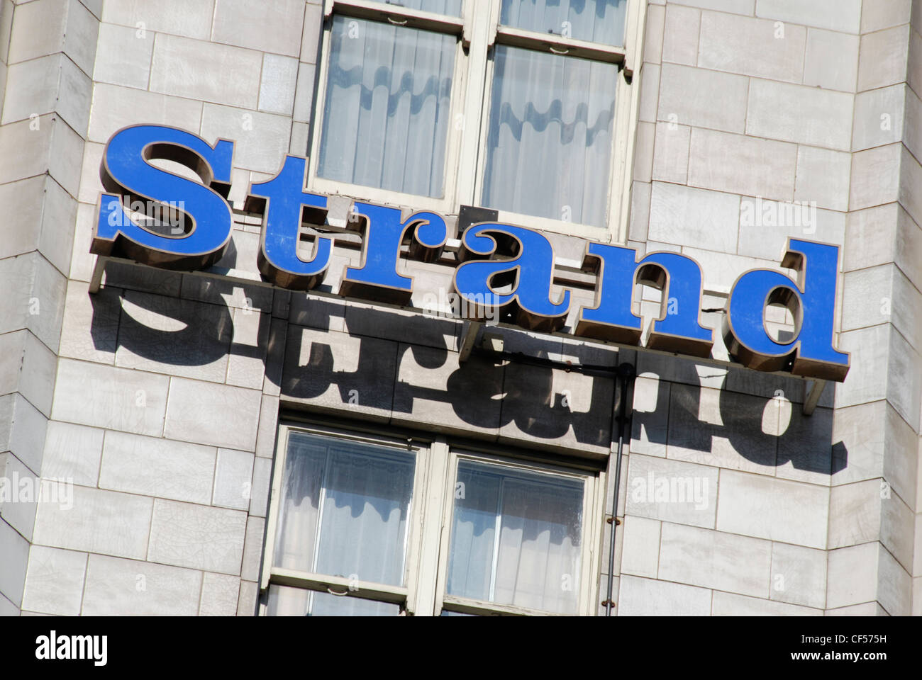 Looking exterior hi-res stock photography and images - Alamy