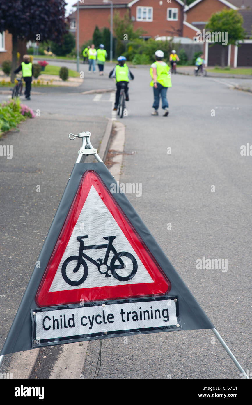 School children on cycles hi-res stock photography and images - Alamy