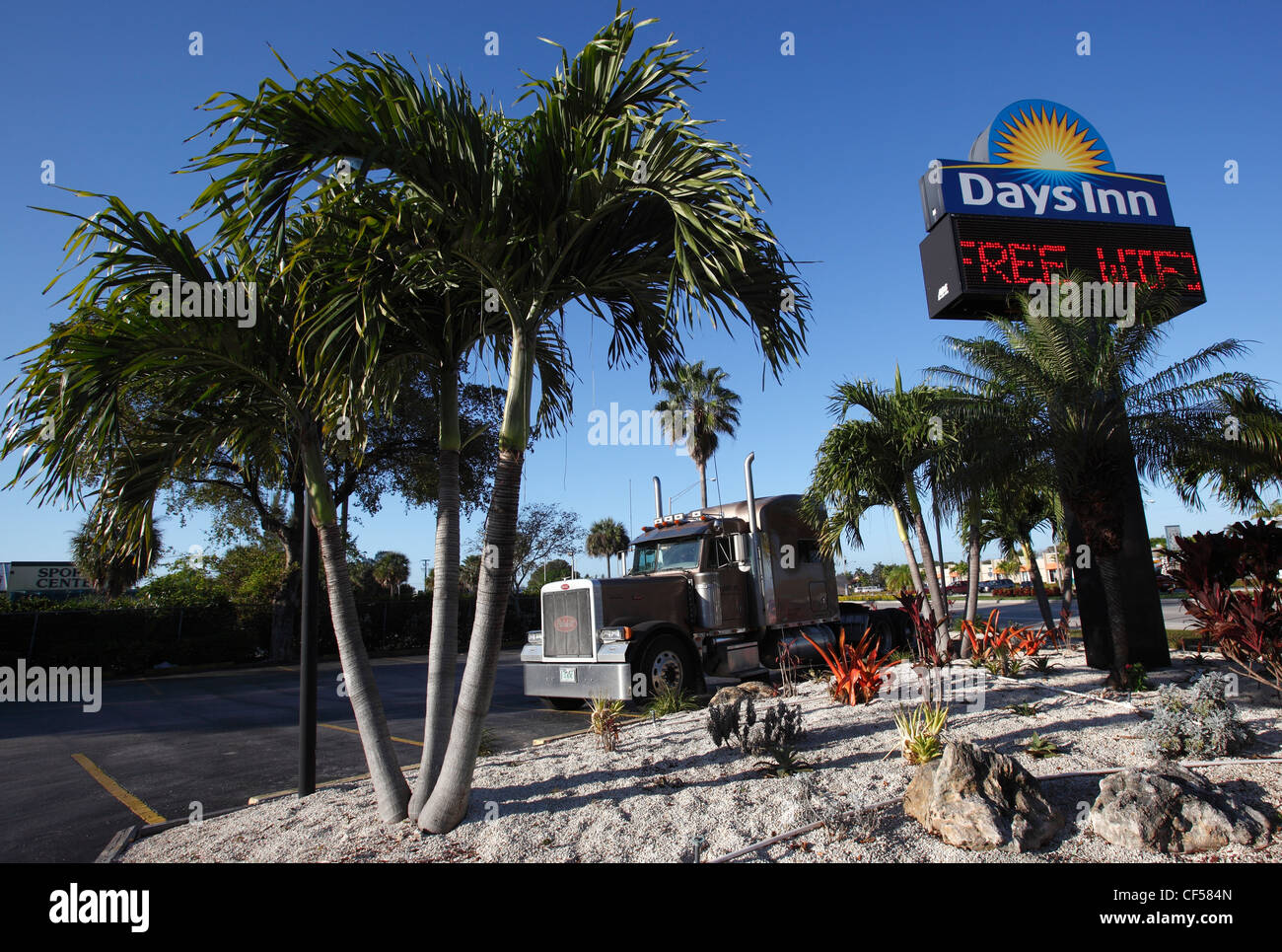 Days inn motel hi-res stock photography and images - Alamy