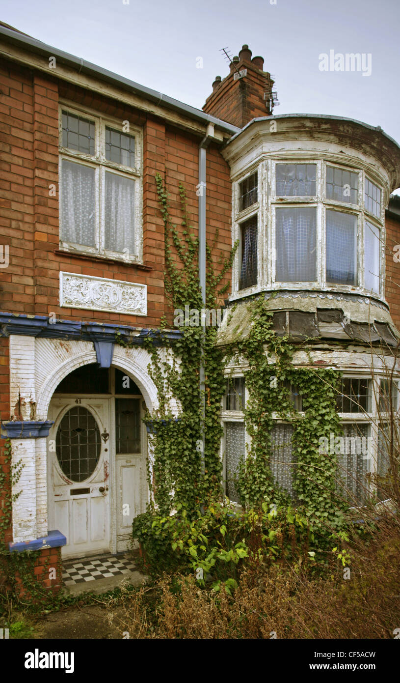 Traditional victorian semi detached house bay hi-res stock photography ...
